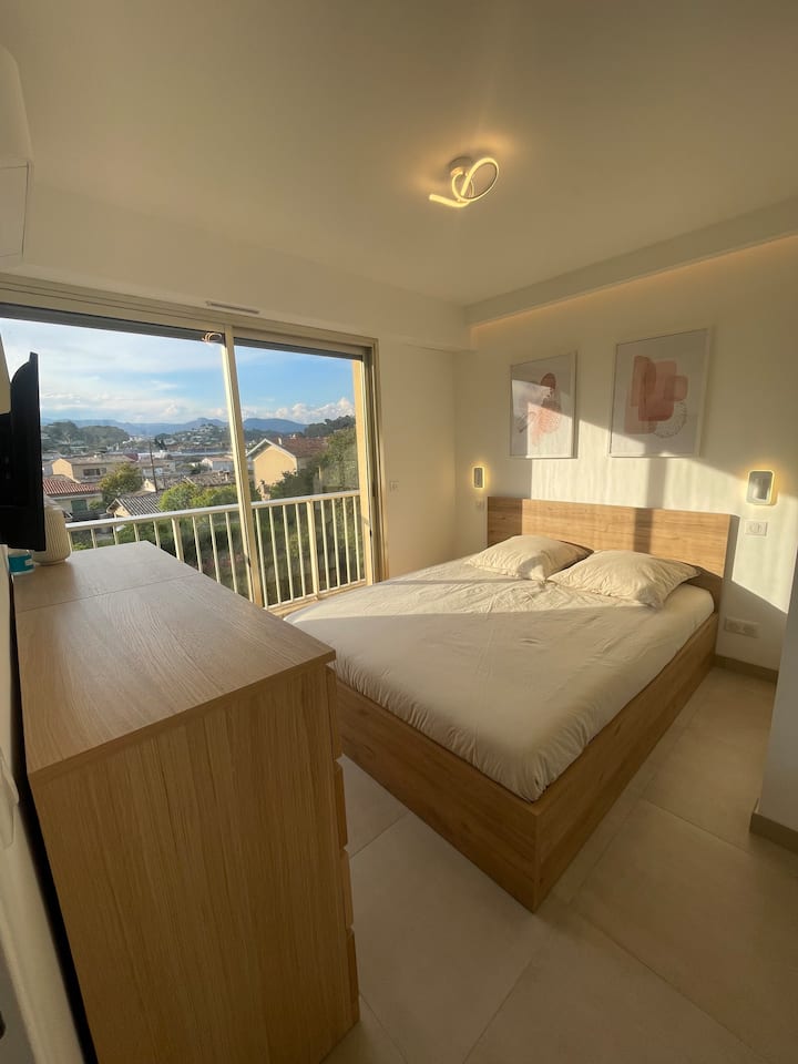 T2 : Calme, Proche Des Plages, Clim, Parking Privé - Cagnes-sur-Mer
