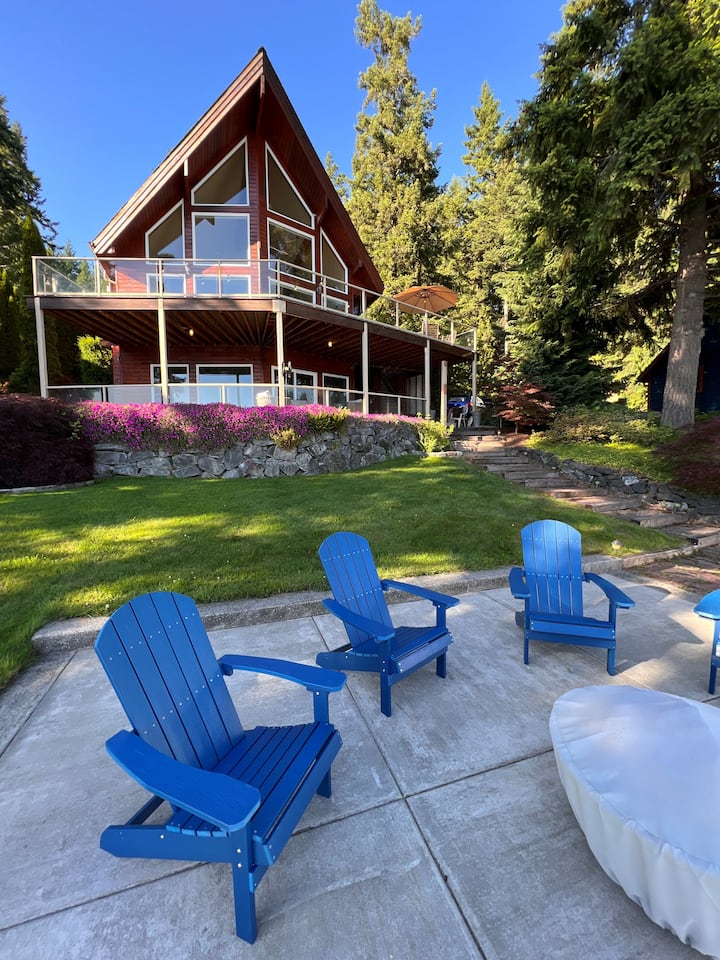 *The Perfect Getaway*
Beautiful Views & Hot Tub! - Ohop Lake, WA