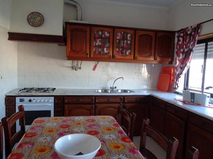 Ate 9 Pessoas A 5 Minutos A Pé Praia - Peniche