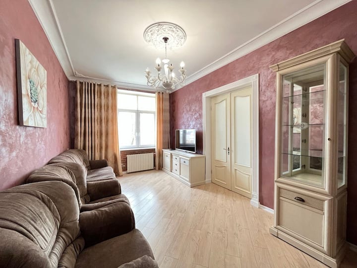 Luxury Apartment In The Center - Moldawien