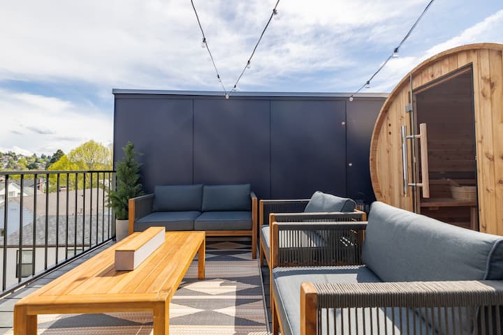 Brand New 3br Retreat | Sauna | Private Rooftop - Seattle, WA