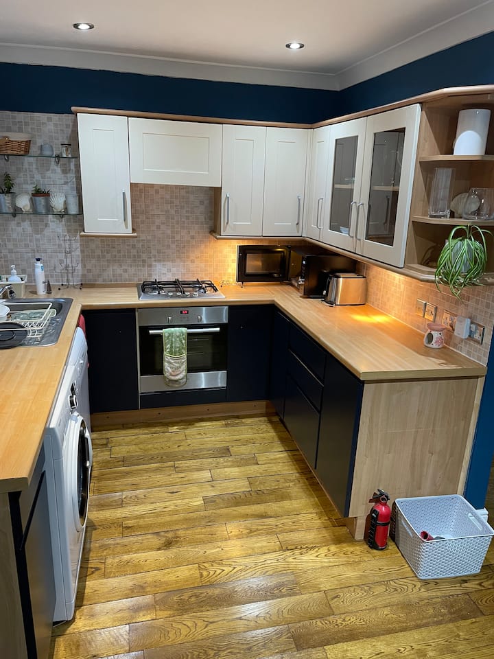 Lovely 4 Bed House With Patio/bbq - Dartford