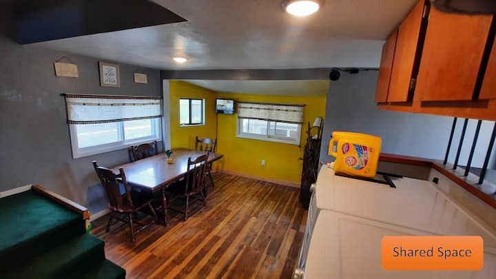 Guesthouse-register Cliff Room - Wyoming