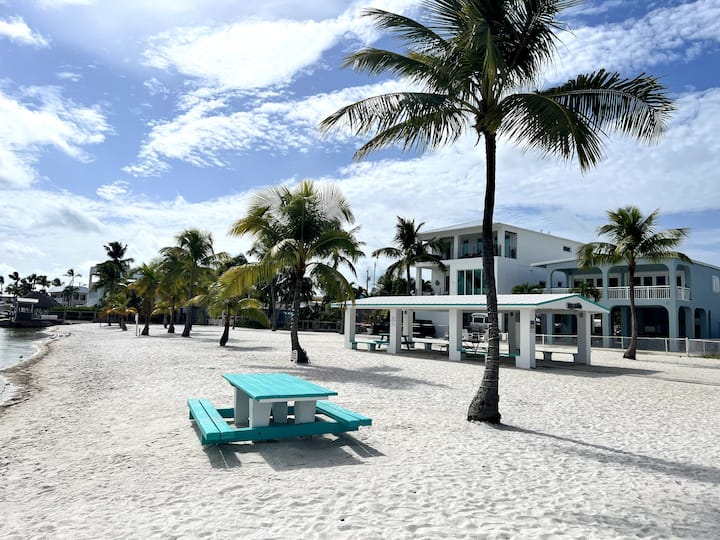 Key Largo Tropical Getaway - Key Largo, FL