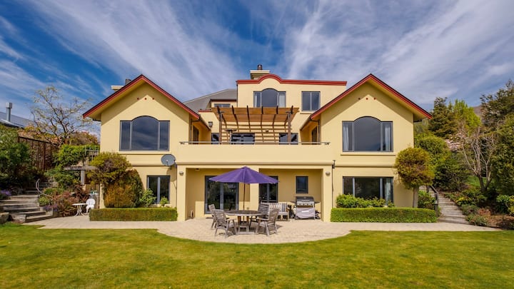 Warm And Spacious 2 Bedroom, Downstairs Apartment - Wanaka