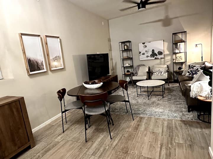 Cozy Townhome @ Perfect Location - El Paso, TX