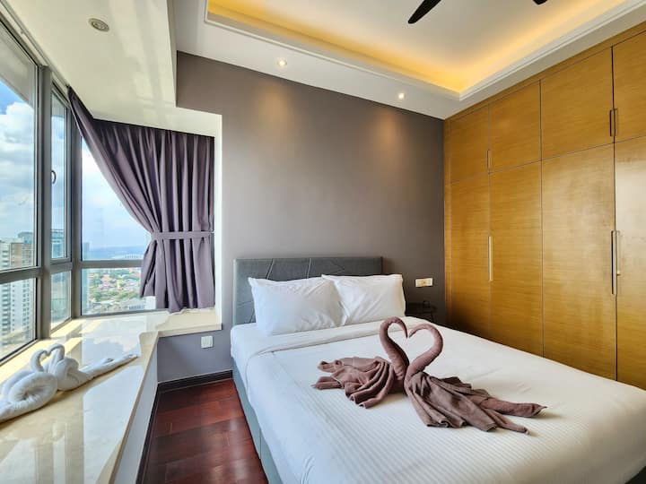 5 Min Walk Ciq New City View Suite Above R&f Mall - Sembawang
