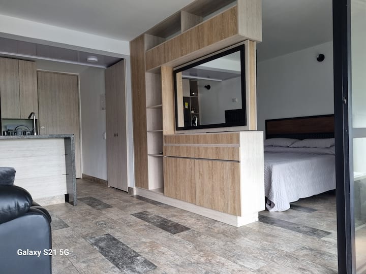 Independiente, Minimalista, 9ext - Yumbo