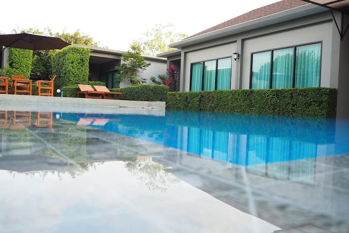 Ornate Homesy 8br Near Beach - Phuket
