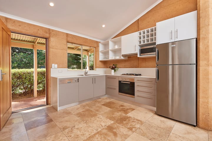 Two Bedroom Queen & Twin Chalet - Yallingup