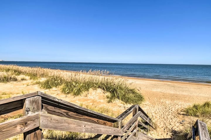 Castaway 2 Bed Cottage By The Beach - Virginia Beach, VA