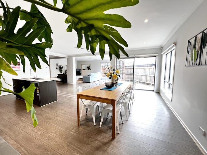 Specious Double Story House22 - Melbourne