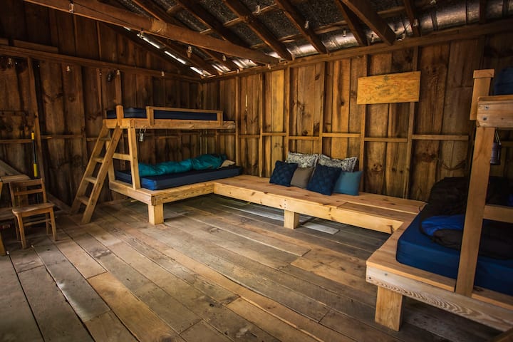 Bill's Cabin - Rustic Glamping - Hendersonville, NC