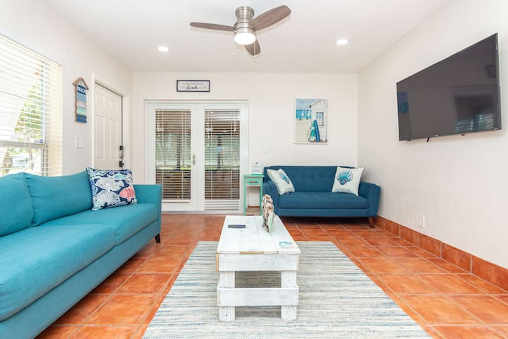 Gorgeous Beach Themed Home - Lake Worth, FL