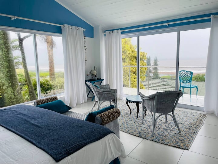 Great White Room By The Lazy Shark (+Breakfast) - Umkomaas