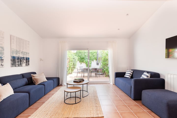 The Vilassar Beach Home, 7 Pax House W Terrace - Mataró