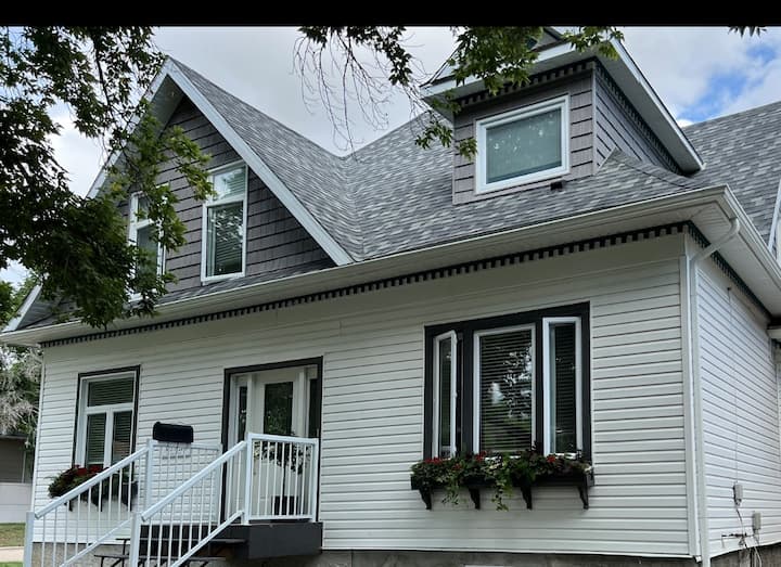 Cozy And Spacious - Moose Jaw