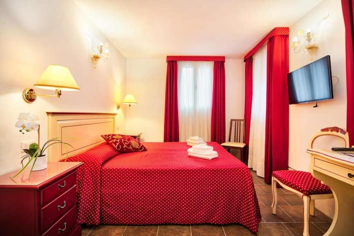 Charming Room With Ensuite Bathroom In Dorsoduro - Venecia