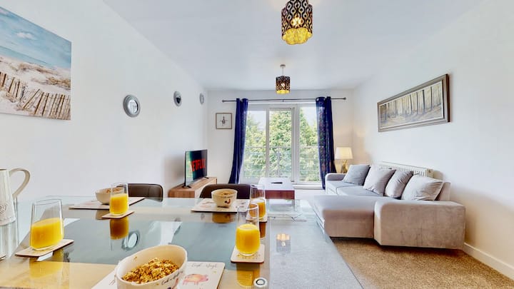 Riverside Apartment With Parking - Maidstone