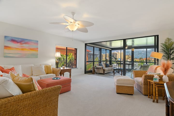 Amazing Waterfront Condo In Burnt Store Marina! - Burnt Store Marina