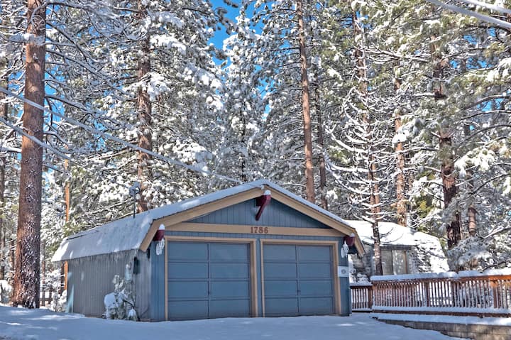 Economical With Hot Tub And Pool Table- Hiking! - South Lake Tahoe, CA