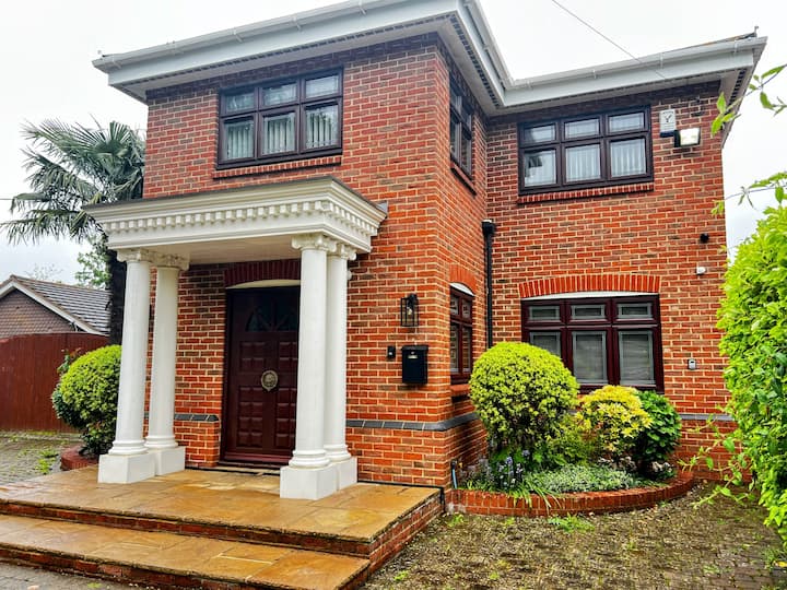 The Canterbury Mansion |Jacuzzi Bath & Hot Tub - Canterbury