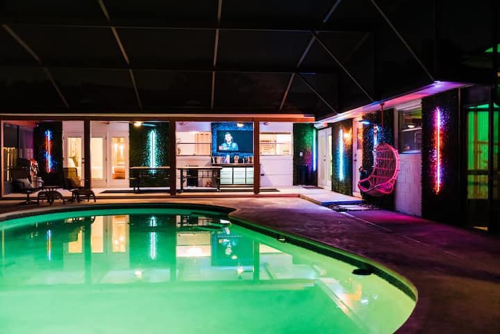 * Beautiful Lakehouse With Pool And Movie Theater* - Winter Park, FL