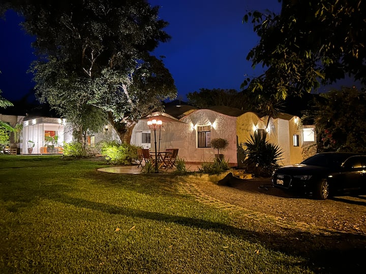 Casa Con Piscina, Cabañas, Jacuzzi & Billar - Lima