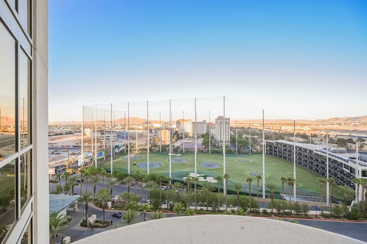 E17a3 1bd/2ba W/balcony/full Kitchen/pool/gym - Las Vegas, NV