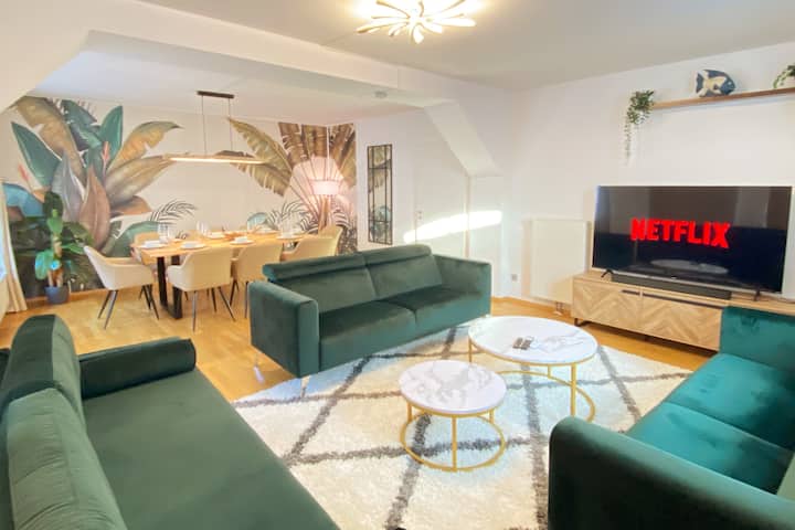 Luxomes: Tropical Old Town Apartment Ingolstadt - Ingolstadt