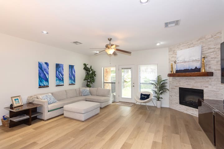 Stylish 3br Villa In Lakeway-game Room-fenced Yard - Lakeway, TX