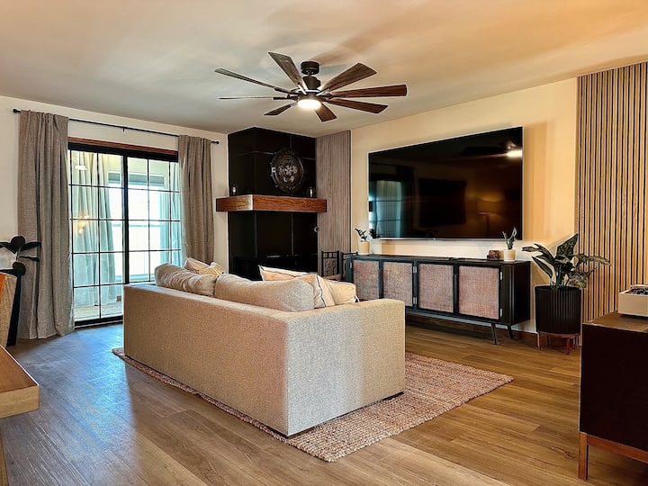 Spacious Modern | 4br | Near Parks & Golf - Omaha, NE