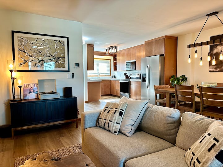 Spacious And Modern Townhome - Omaha