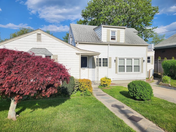 Single Level Spacious Home - A Jbmb Property - Newport, RI