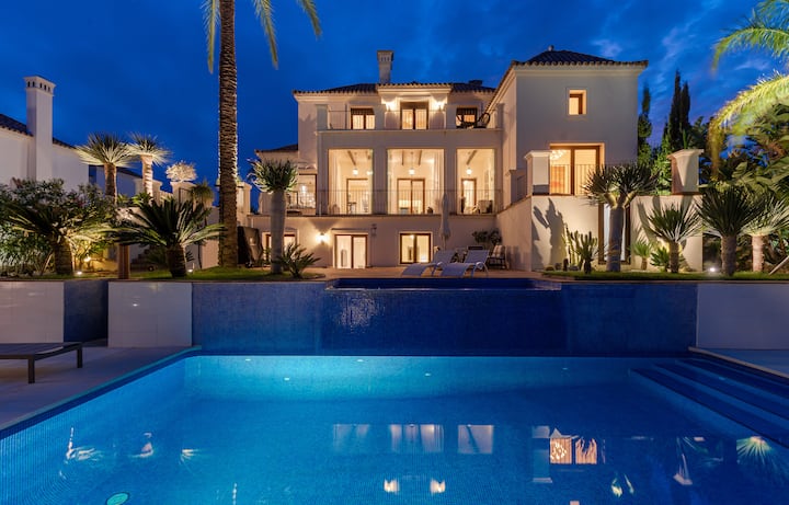 6 Bdrm Andalusian Modern Villa W/ Sea Views - Estepona