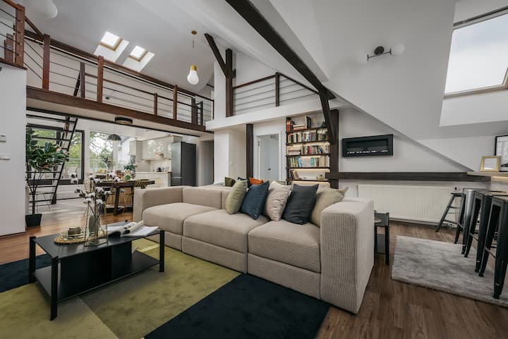 Luxury Haven: 3br Penthouse, 3bath, Hot Tub & Roof - Prague