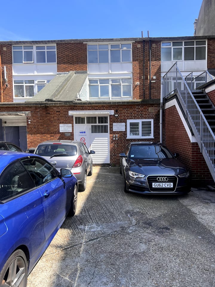 Palmerston Rd Room 1 - Portsmouth