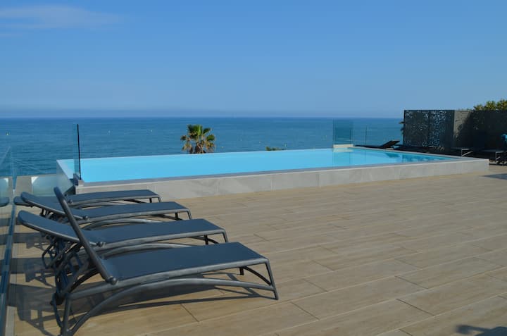 Pieds Dans L'eau-pearl Beach-piscine  Rooftop - Plage des Bouches du Loup