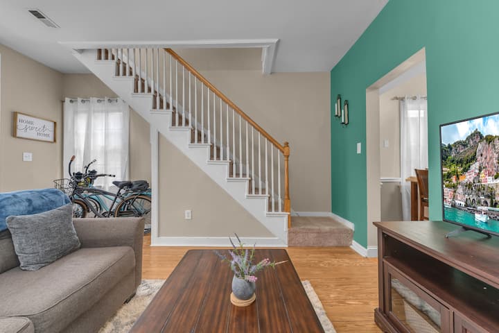 *Queen Vip | 3 Miles To Hospital | Fenced Yard - Fredericksburg, VA