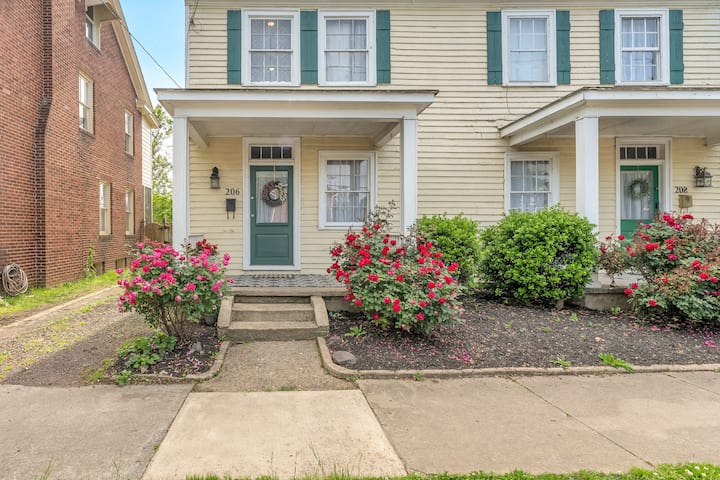 *Queen Vip | 3 Miles To Hospital | Fenced Yard - Fredericksburg, VA