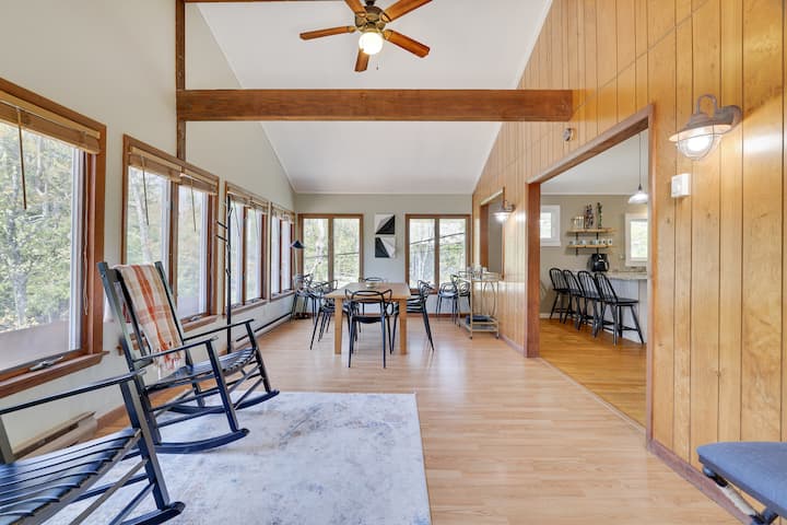 Mountain & Lake Retreat! Fire-pit & Hammock - Mount Pocono, PA