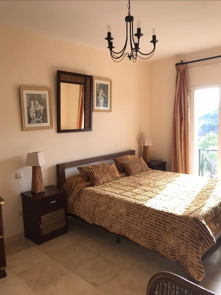 Coast View Hotel - Marbella