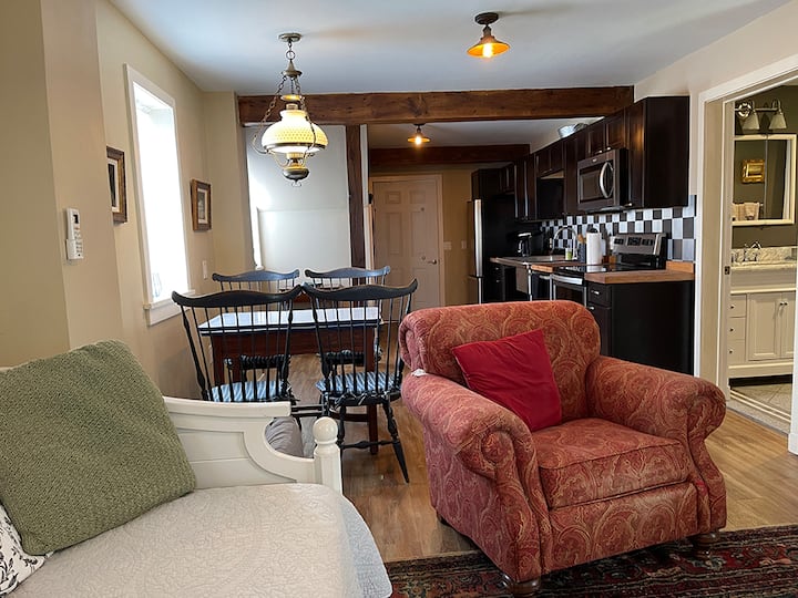 Charming Barn Studio - Sleeps 4 - Ithaca, NY