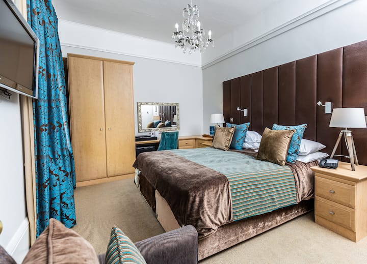 Family Suite With 2 Bathrooms - Cheltenham