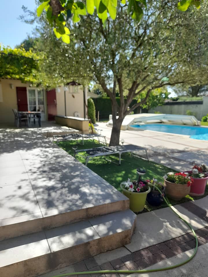 Chambre Dans Villa Avec Parking + Petit Déjeuner - Orange