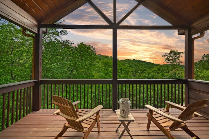 Rustic Mountain Cabin W/ Grand Views, Pet Friendly - Blue Ridge, GA