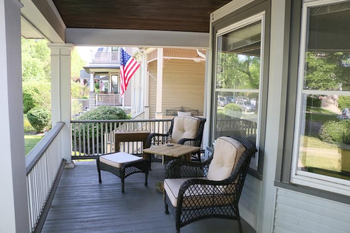 Historic House W/ Hot Tub, 3 Miles West Of Wrigley - Oak Park