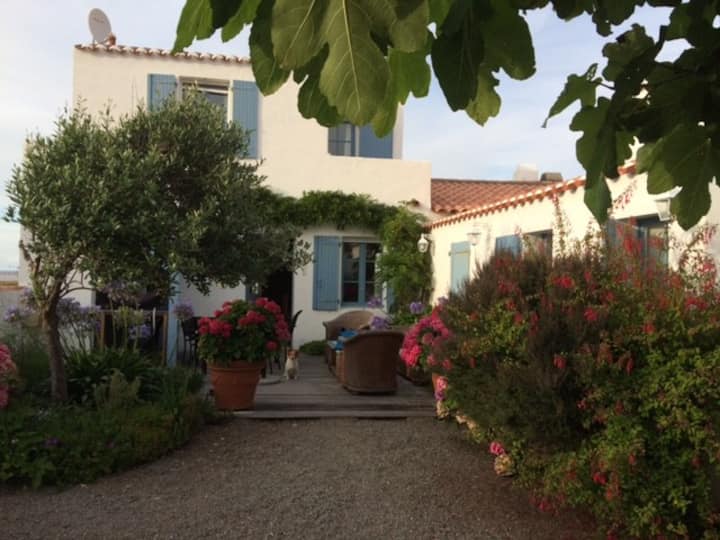 Maison Proche Plage Et Port - Île d'Yeu