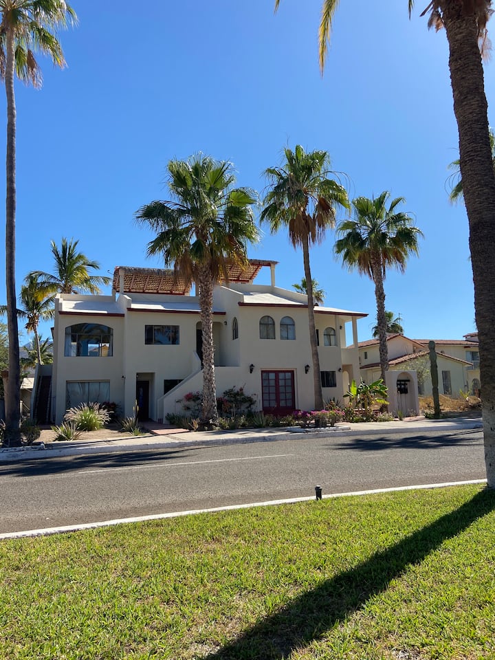 Casa Tito Y Sonia , Casa Grande ,Wifi , Acogedora - Loreto