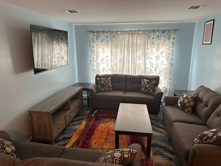 Apartment In Elizabeth - Staten Island, NY